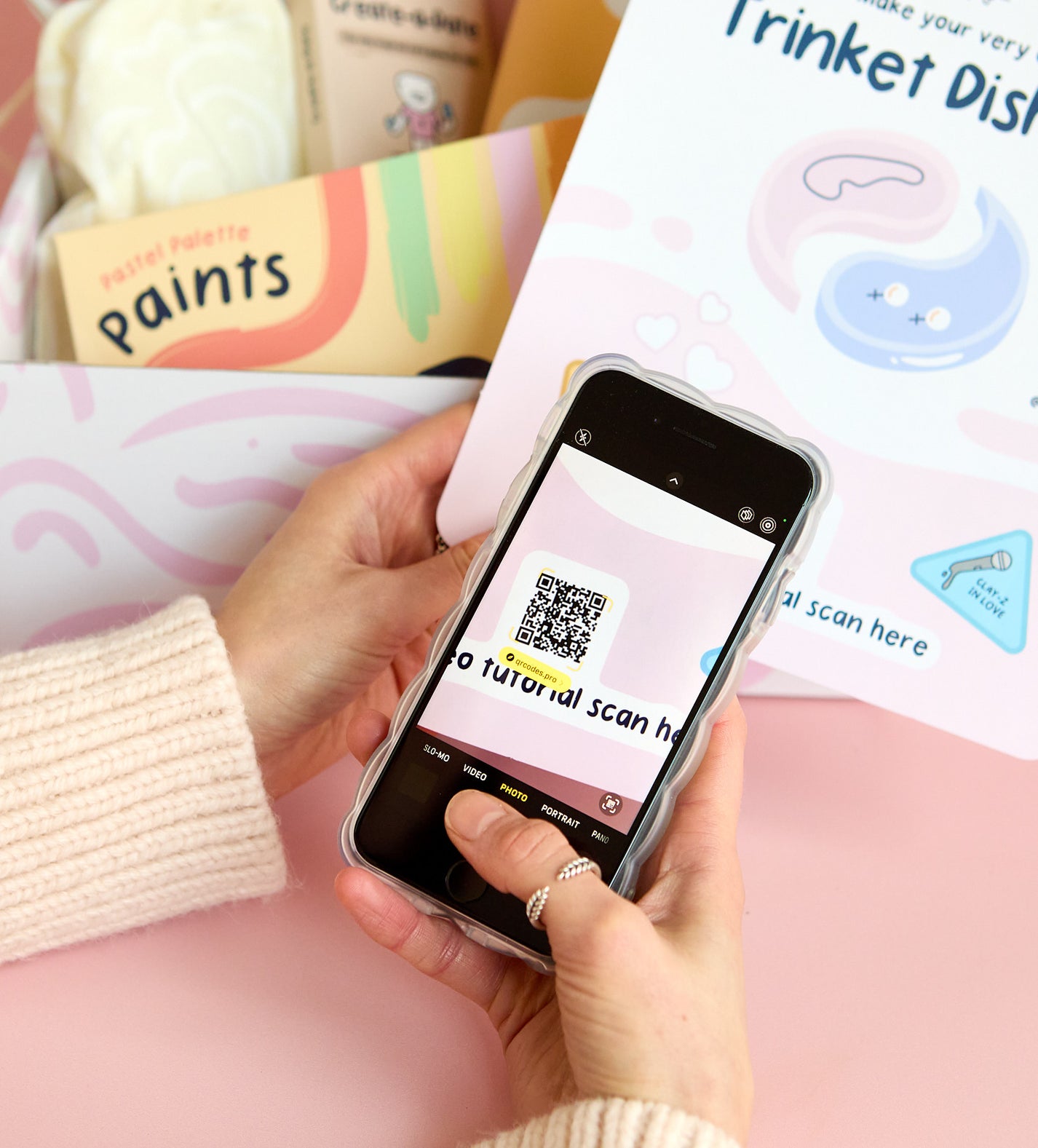 Open media 5 in modal